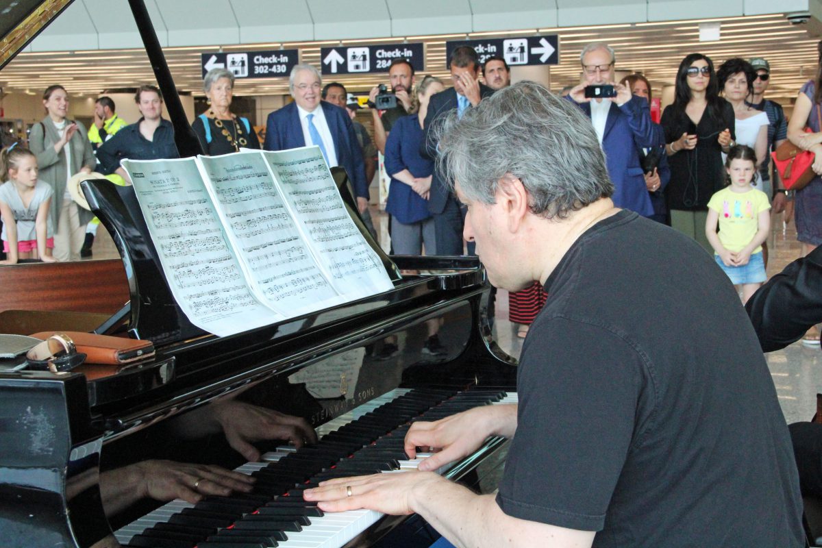 Roma Fiumicino, concerto a sorpresa di Antonio Pappano al T3 - MD80.it