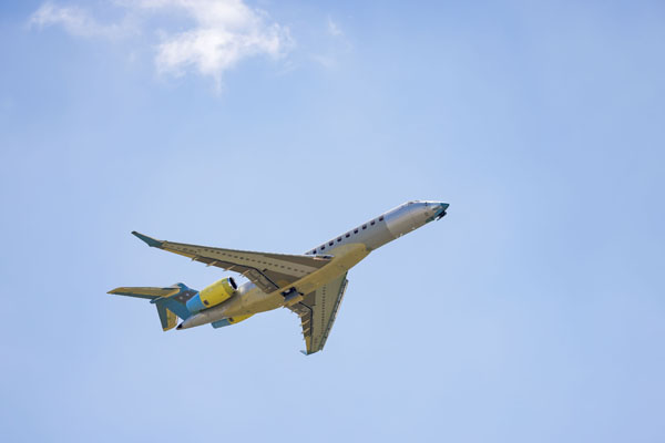 Il primo production aircraft del Bombardier Global 8000 completa il ...