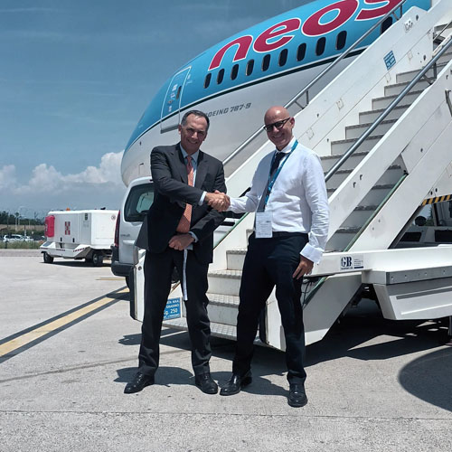 Aeroporto di Verona e Neos: una relazione strategica che guarda al ...